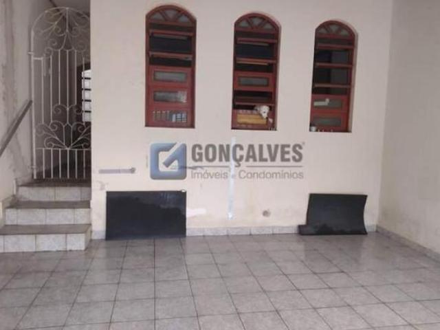 Sobrado à venda em Assunção, São Bernardo do Campo | 4 quartos, 3 suítes, quintal