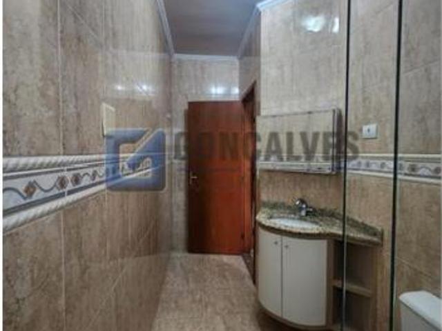 Sobrado à venda em Baeta Neves, SBC – 3 Quartos 1 suíte com 3 vagas