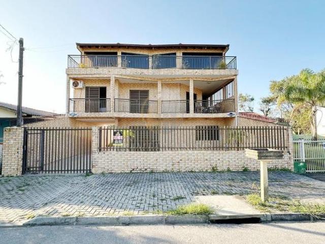 Sobrado à Venda em Balneário Coroados Guaratuba, PR