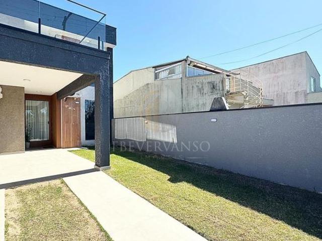 Sobrado à Venda em Balneário Eliana Guaratuba, PR