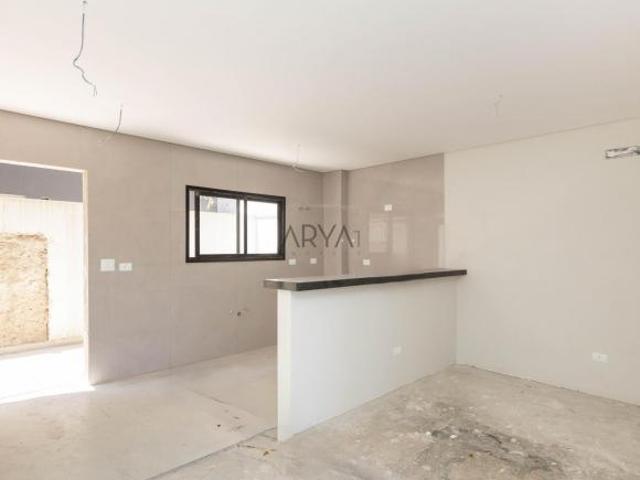 Sobrado à venda em Guaratuba ARYA1
