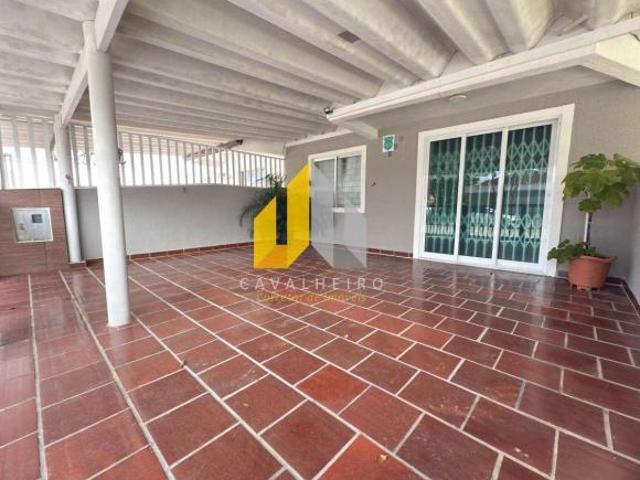 Sobrado à venda em Guaratuba, Brejatuba, com 3 quartos, 120,00m²