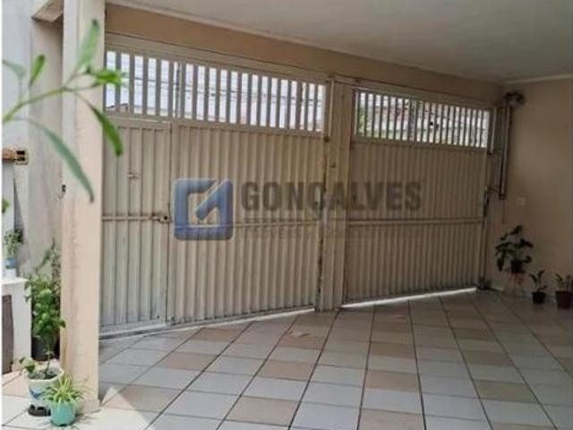 Sobrado à venda em Diadema Centro | 3 dormitórios, suíte, 3 vagas e acabamento em porcelanato