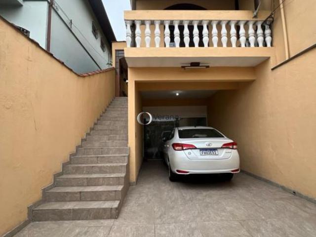 Sobrado á Venda em Interlagos