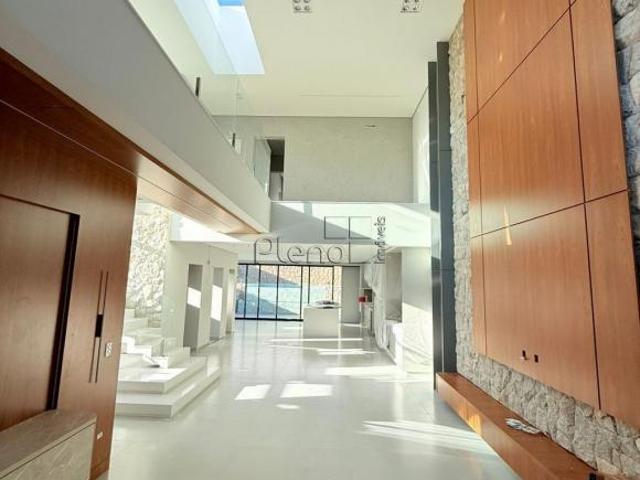 Sobrado à venda em Indaiatuba, Chácara Alvorada, com 3 suítes, com 327 m², Villa