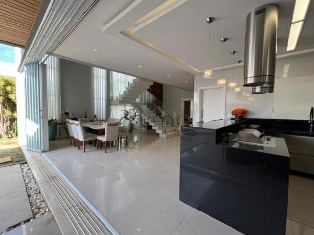 Sobrado à venda em Indaiatuba, Jardim Residencial Dona Lucilla, com 4 suítes, com 342 m²