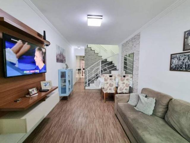 Sobrado a venda em Itaquera com 2 suítes e 2 vagas de garagem próximo ao Metrô Itaquera