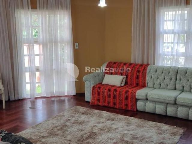 Sobrado à venda em Jacareí, Vila Zezé, com 4 quartos, com 430 m², Jardim Coleginho