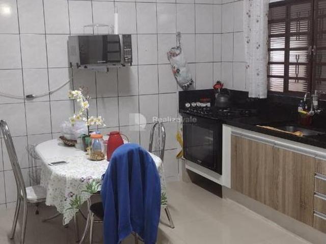 Sobrado à venda em Jacareí, Parque Santo Antônio, com 2 quartos, com 180 m²