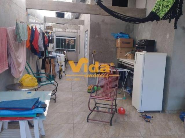 Sobrado à venda em Jardim Mesquita, Carapicuíba | 6 dorms