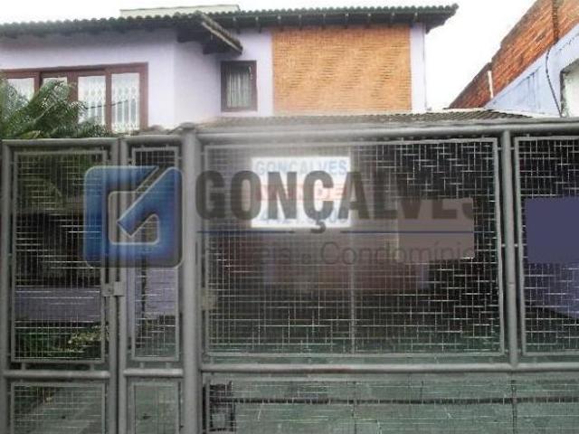 Sobrado à venda em Jardim Bom Pastor, Santo André – 3 quartos, 4 vagas e área ampla