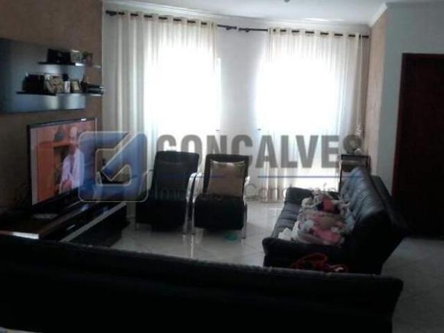 Sobrado à venda em Jardim Las Vegas, Santo André – 3 quartos 1 suíte e 4 vagas