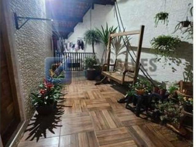 Sobrado à venda em Jardim Santista, Mauá – 3 quartos, 3 vagas, 124 m²