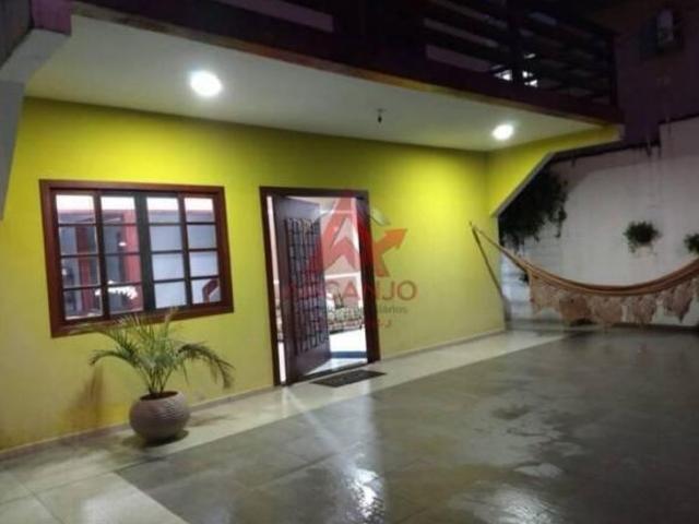 Sobrado a venda em ótima localização no itagua