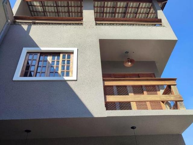 Sobrado à Venda em Laranjeiras Caieiras, 3 Dorms, 187m², R$650mil