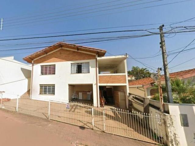Sobrado à venda em leilão