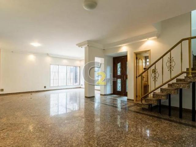 Sobrado a venda em Moema 261m2 3 suites 4 vagas