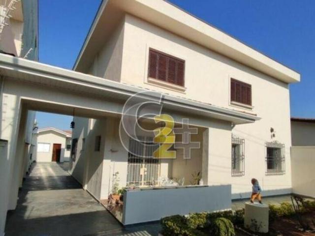 Sobrado á venda em Moema, 4 quartos, 4 suítes, 5 vagas de garagem