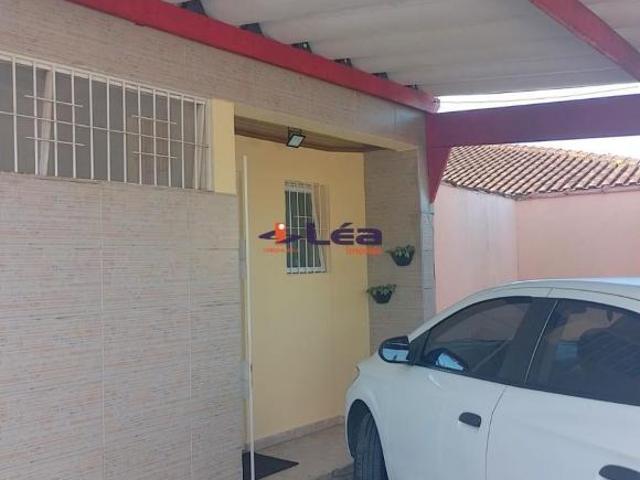 Sobrado à venda em Mongaguá SP, Vila Atlântica: 2 quartos, 2 suítes, 1 sala, 1 vaga de garagem, 75m²