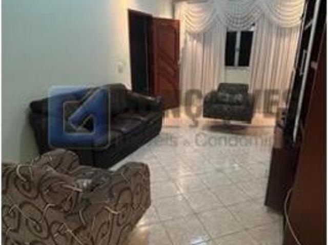 Sobrado à venda em Montanhão, São Bernardo do Campo – 3 quartos, quintal e churrasqueira