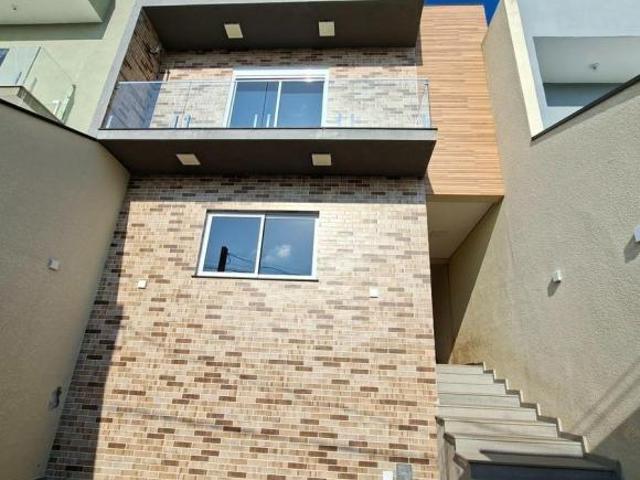Sobrado à Venda em Morro Grande Caieiras, 2 Suítes, 171m²