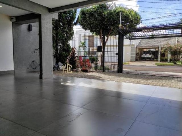Sobrado à venda em Maringá, Jardim Guaporé, com 4 quartos, com 350 m²