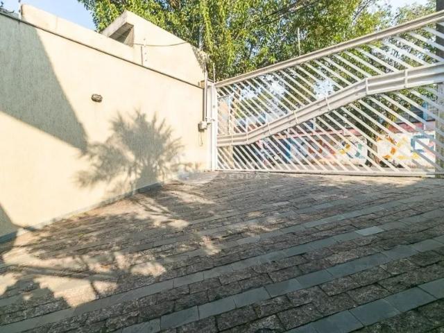 Sobrado à venda no bairro Nova Petrópolis com 4 dormitórios e 400 m² de área útil