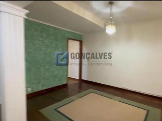 Sobrado à venda em Nova Petrópolis, São Bernardo do Campo — 4 quartos, 2 suítes, espaço gourmet