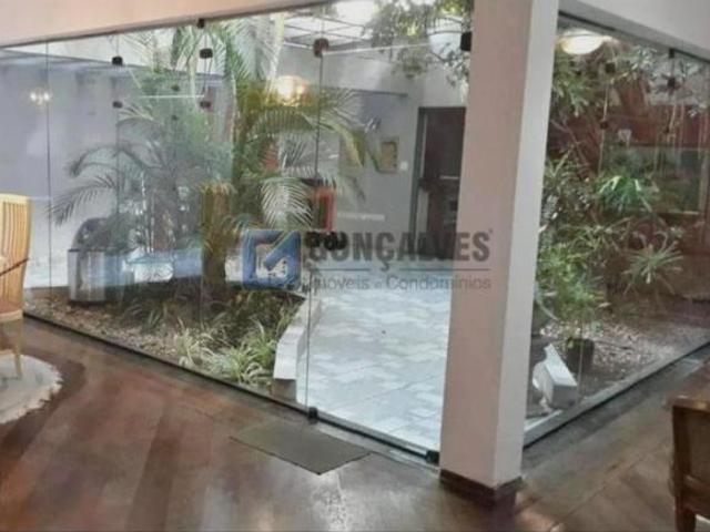 Sobrado à venda em Nova Petrópolis, São Bernardo do Campo – 378 m², 4 suítes, 4 vagas