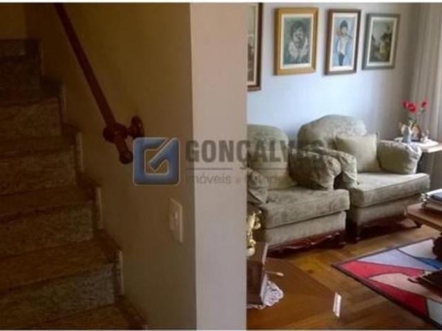 Sobrado à venda em Nova Petrópolis, São Bernardo do Campo – 3 quartos, 1 suíte, 4 vagas