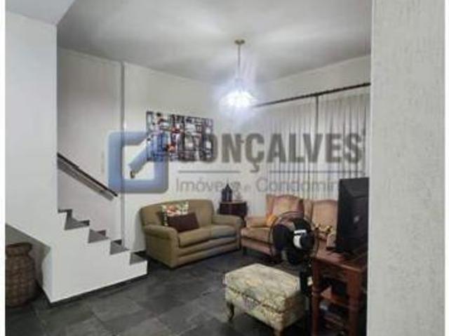 Sobrado à venda em Nova Petrópolis, São Bernardo do Campo – 3 quartos, 2 vagas