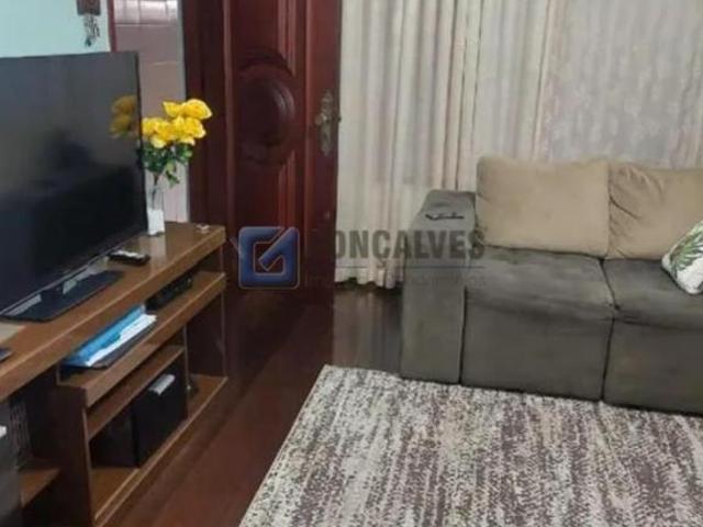 Sobrado à venda em Nova Petrópolis, São Bernardo do Campo – 3 quartos, 2 vagas, 223m² de área intern