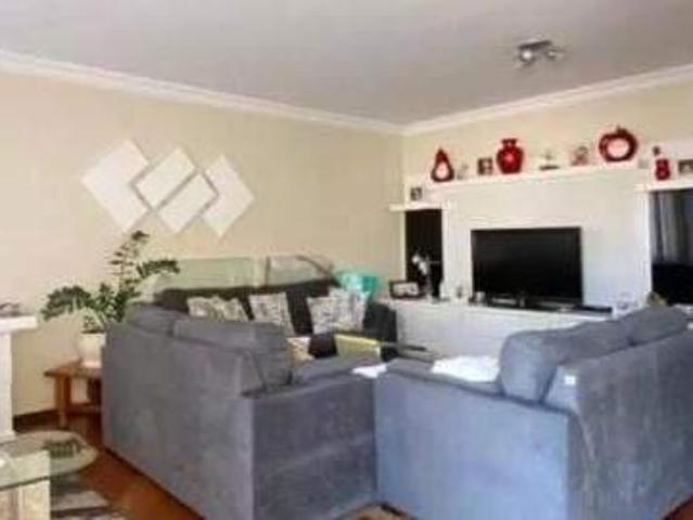 Sobrado à venda em Nova Petrópolis, São Bernardo do Campo — 3 suítes, 362 m²