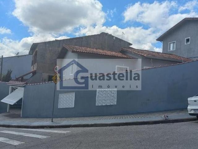 Sobrado à venda em Nova Petrópolis, SBC: 160m², 3 dormitórios, 1 suíte, 4 ban.