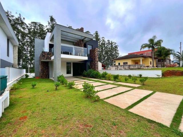 Sobrado à venda em Ninho Verde II