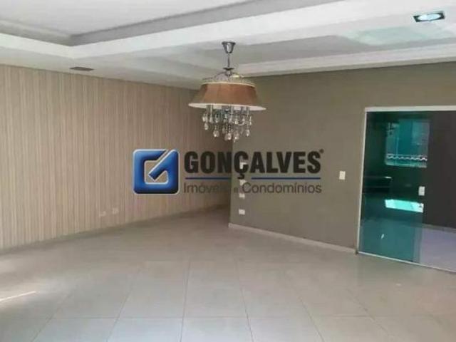 Sobrado à venda em São Bernardo do Campo Vila Gonçalves | 3 suítes | 6 vagas