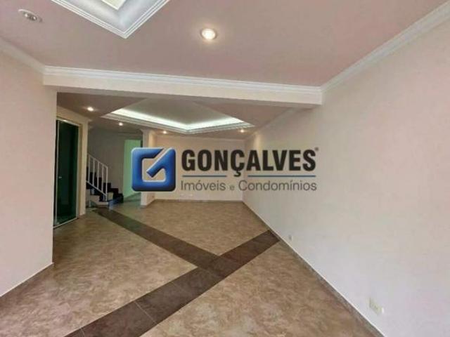 Sobrado à venda em São Bernardo do Campo | 3 dorms 1 suíte | 4 banheiros | 2 varandas | 6 vagas