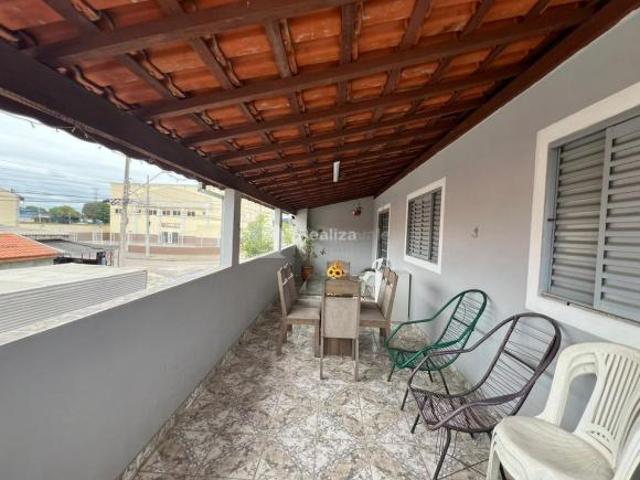 Sobrado à venda em São José dos Campos, Cidade Morumbi, com 3 quartos, com 220 m²