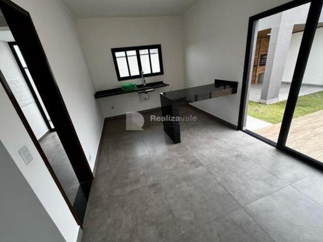 Sobrado à venda em São José dos Campos, Condomínio Residencial Mantiqueira, com 4 quartos