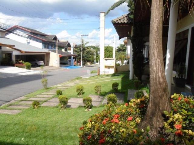Sobrado à venda em São José dos Campos, Jardim América, com 3 quartos, com 320 m²