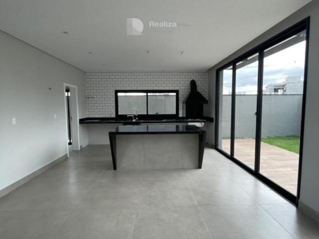 Sobrado à venda em São José dos Campos, Condomínio Residencial Floresta, com 3 suítes, com 213.64 m²