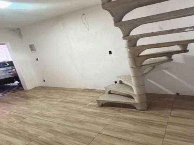 Sobrado à venda em São Paulo SP, Jardim Indaiá: 2 quartos, 2 banheiros, 120m² de área
