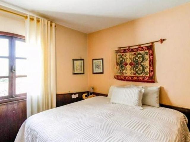 Sobrado à venda em São Paulo SP, Jardim Petrópolis: 3 quartos, 1 suíte, 2 banheiros, 4 vagas, 234m²!