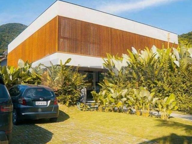 Sobrado alto padrão em São Sebastião, Toque Toque Pequeno, com 5 quartos, 540m²