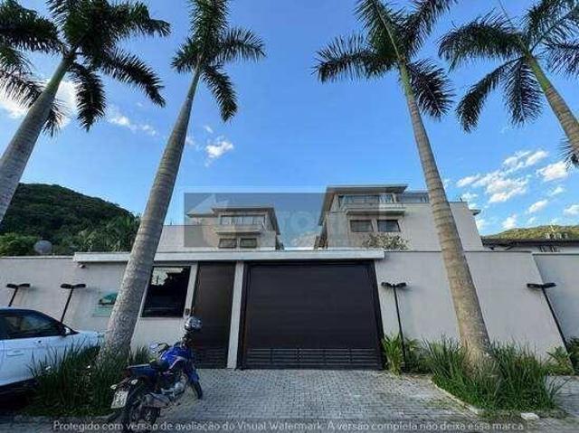 Sobrado à venda em São Sebastião, Juquehy, com 4 quartos, 260m²