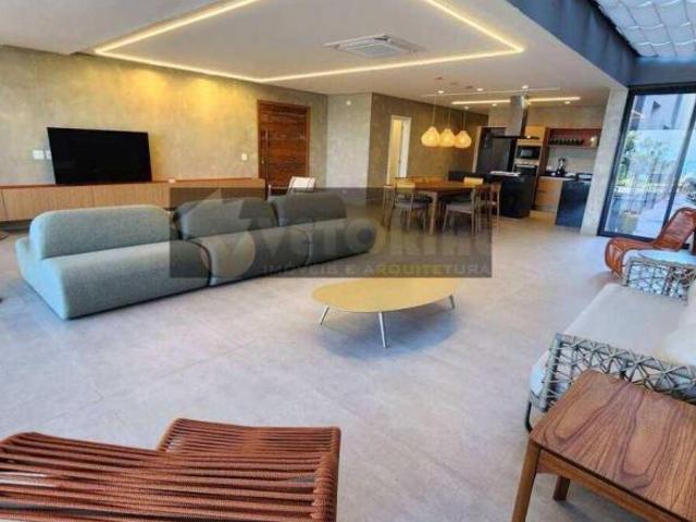 Sobrado à venda em São Sebastião, Maresias, com 4 quartos, 198m²