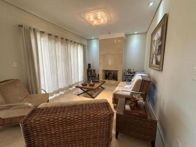 Sobrado à venda em Sorocaba, Granja Olga 1, com 3 suítes, com 487 m², Condomínio Granja Olga