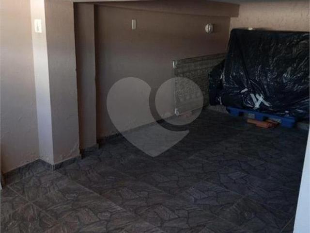 Sobrado a venda em Salto, no bairro Jardim Três Marias, próximo ao centro, com 03 suites, 01 garagem