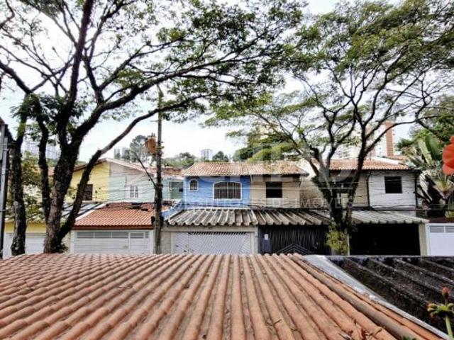 Sobrado á Venda em Santo Amaro com 147m², 3 quartos sendo 1 suíte, 2 vagas