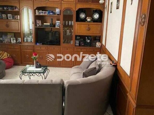 Sobrado à venda em Santo André – 3 Dormitórios, 2 Suítes, 2 Vagas | Financia e aceita Permuta
